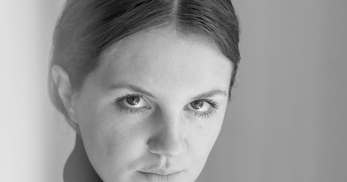 Alina Stiegler Dreharbeiten in geheimnisvoller Landschaft - Berliner Leben